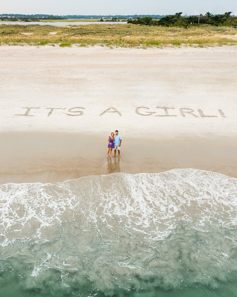 25 Stunning Beach Pregnancy Announcement Ideas - The Postpartum Party