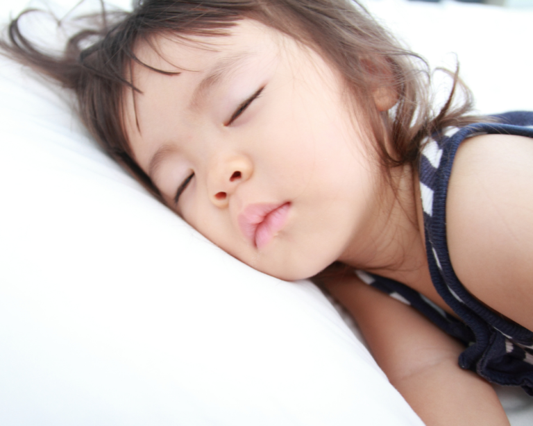 1 Year Old Sleep Schedule (with Naps and Bedtime)