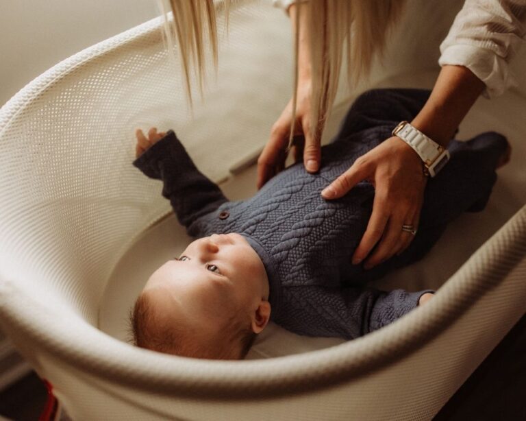 Use the Shush Pat Method to Help your Newborn Sleep