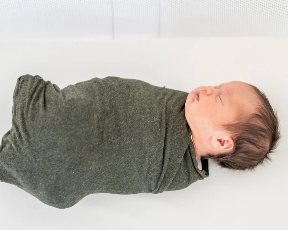 10 Tips To Transition Your Baby to A Crib (And When to transition)