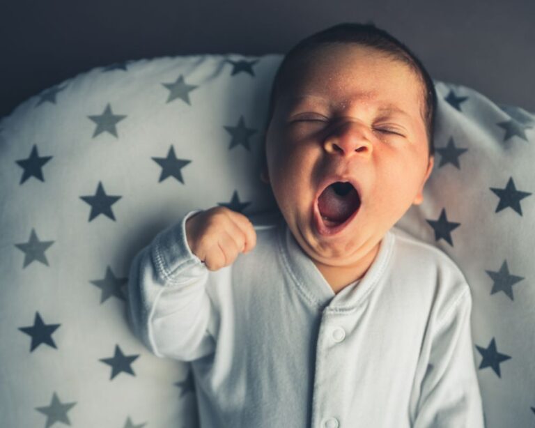 7 Month Old Sleep Schedule (Naps & Bedtime) - The Postpartum Party