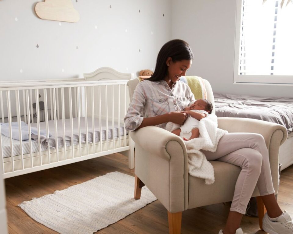 How to Wean Night Feedings (Step-by-Step Breast or Bottle)
